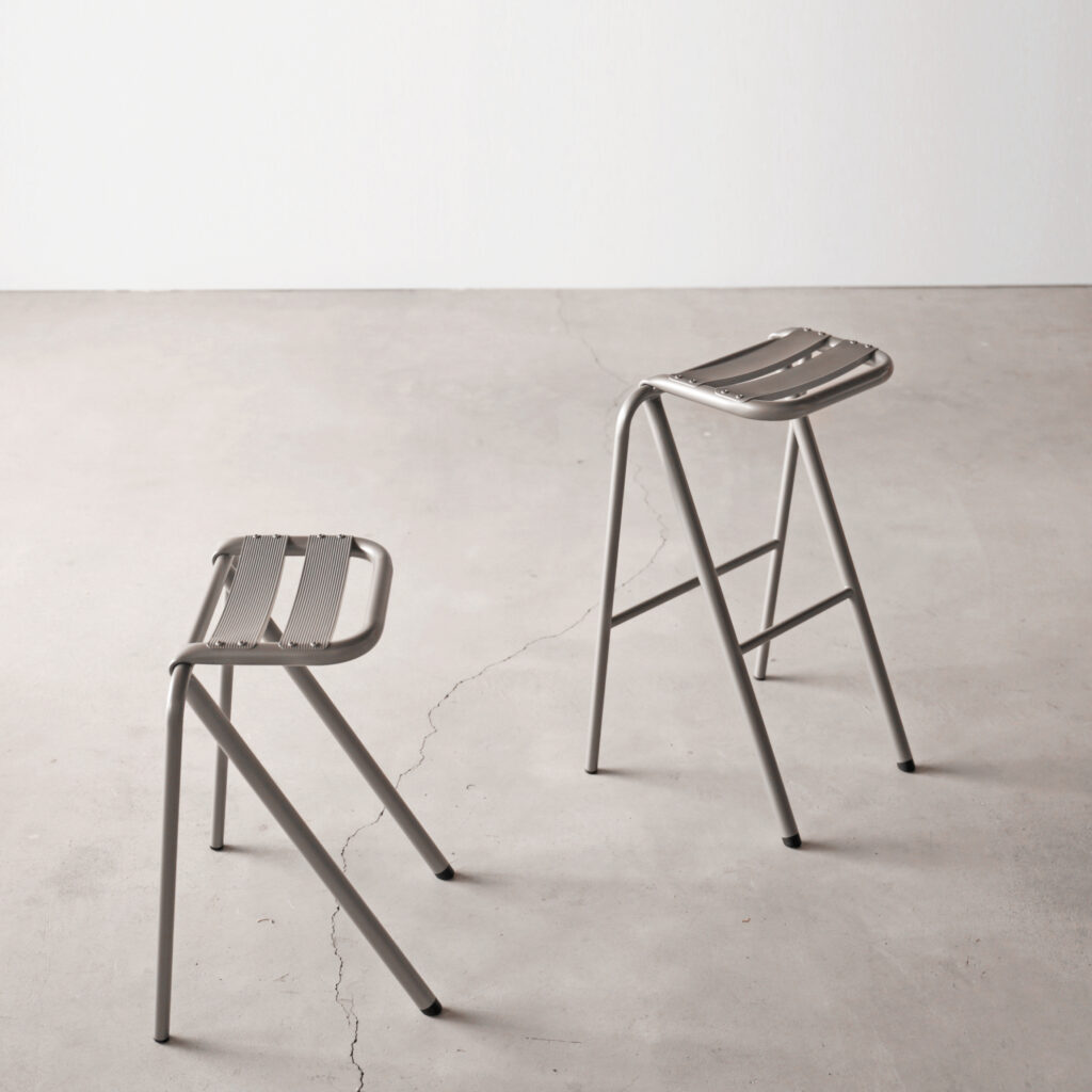 DUENDE “Bent Stool” col.Champagne - Gallery Kiss